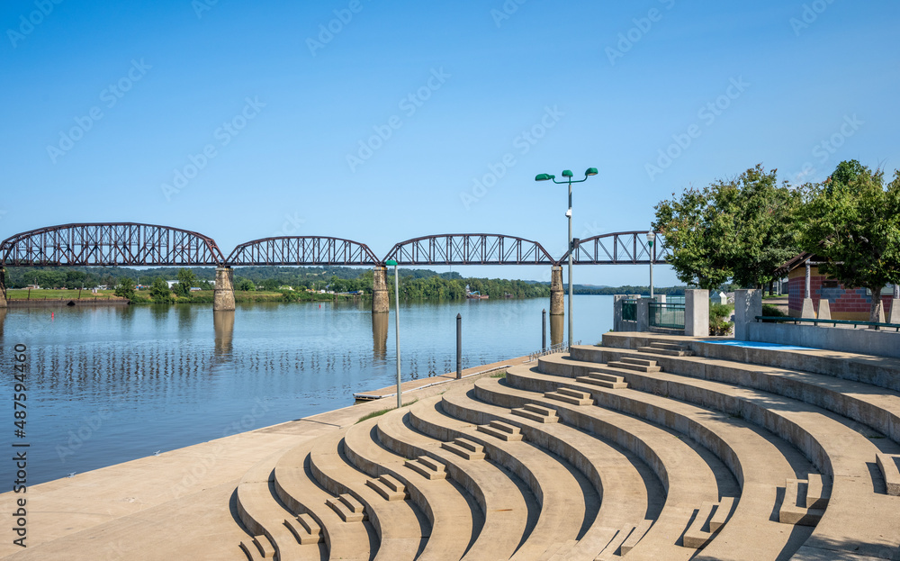 Foto de Point Pleasant, West Virginia Riverfront Amphitheater with the ...