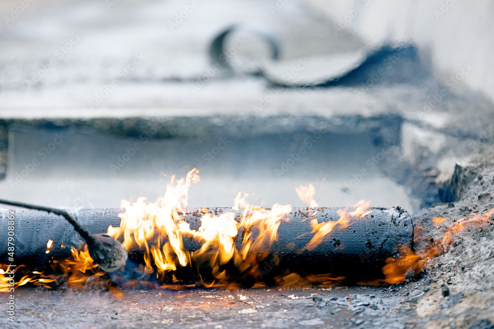 Laying Waterproofing Torch-on Reinforced Bitumen Membranes over a ...
