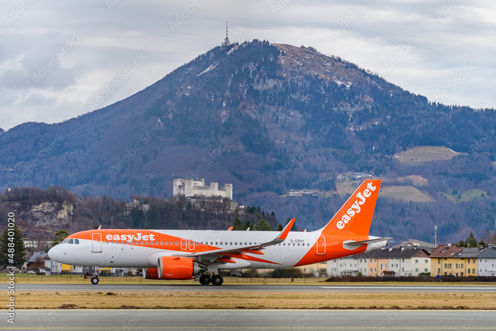 salzburg, austria, 19 feb 2022, G-UZHY easyJet Airbus A320neo starting ...