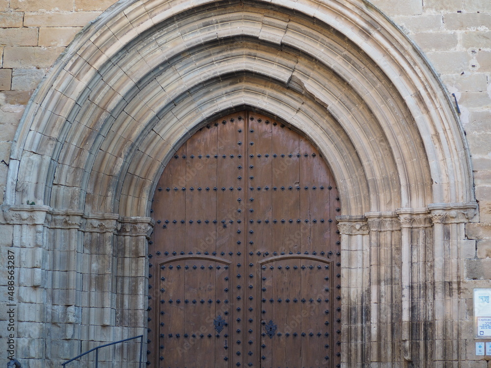 portalada de la iglesia de santa maria de guimera, arquivoltas y ...