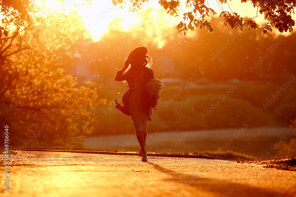 sun sunset silhouette hat girl / model in a summer evening dress ...