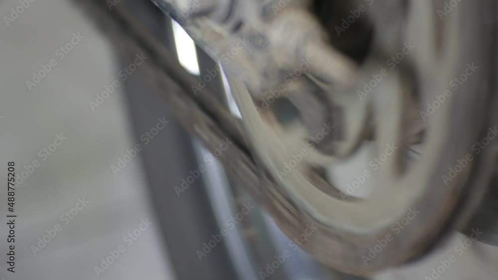 video rotation of the engine of a motor vehicle, rotation of the gear ...