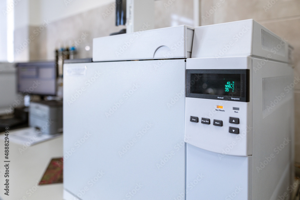 The gas chromatograph system with head space sampler. The system ...