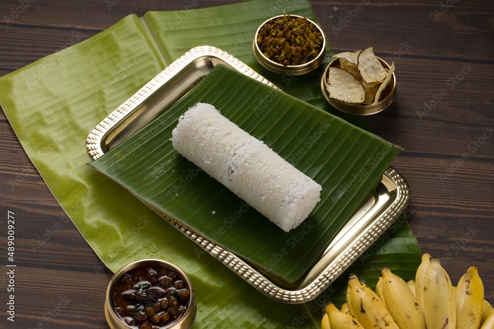 Puttu or Raw rice puttu/Arisi Maavu Puttu with chana curry/ kadala ...