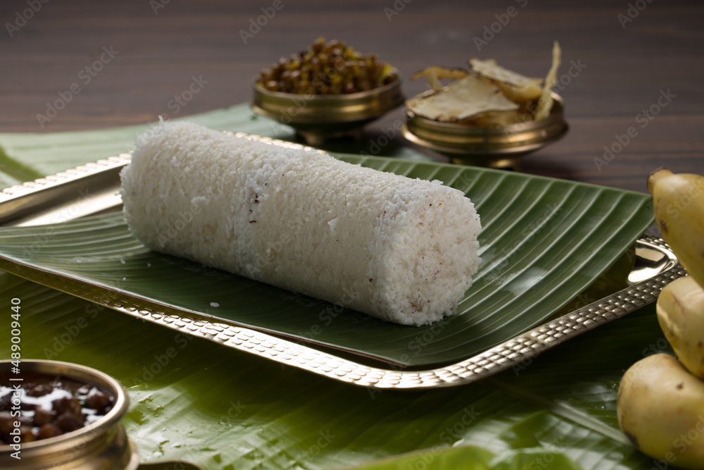 Puttu or Raw rice puttu/Arisi Maavu Puttu with chana curry/ kadala ...