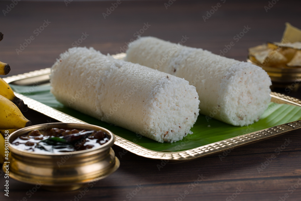Puttu or Raw rice puttu/Arisi Maavu Puttu with chana curry/ kadala ...