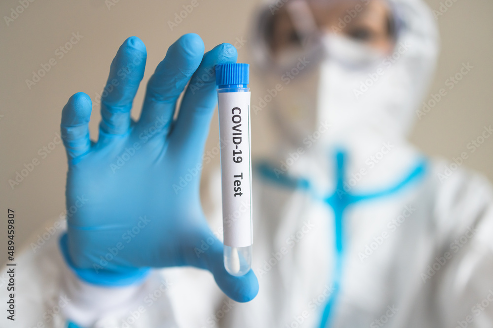 Foto Stock Process of coronavirus PCR antigen testing examination by ...