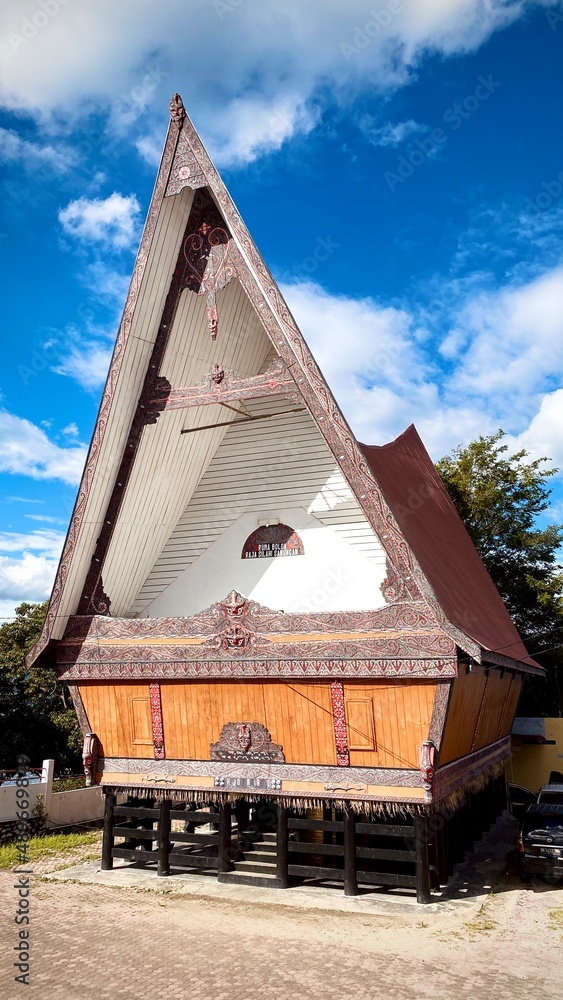 Foto de The tomb and monument of the Silahisabungan King is a symbol of ...