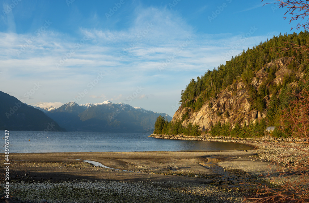 Foto de Porteau Cove provincial park and campground, along Howe Sound ...