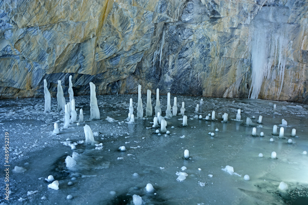 The most beautiful landscape inside the Ruskeala marble quarry in ...