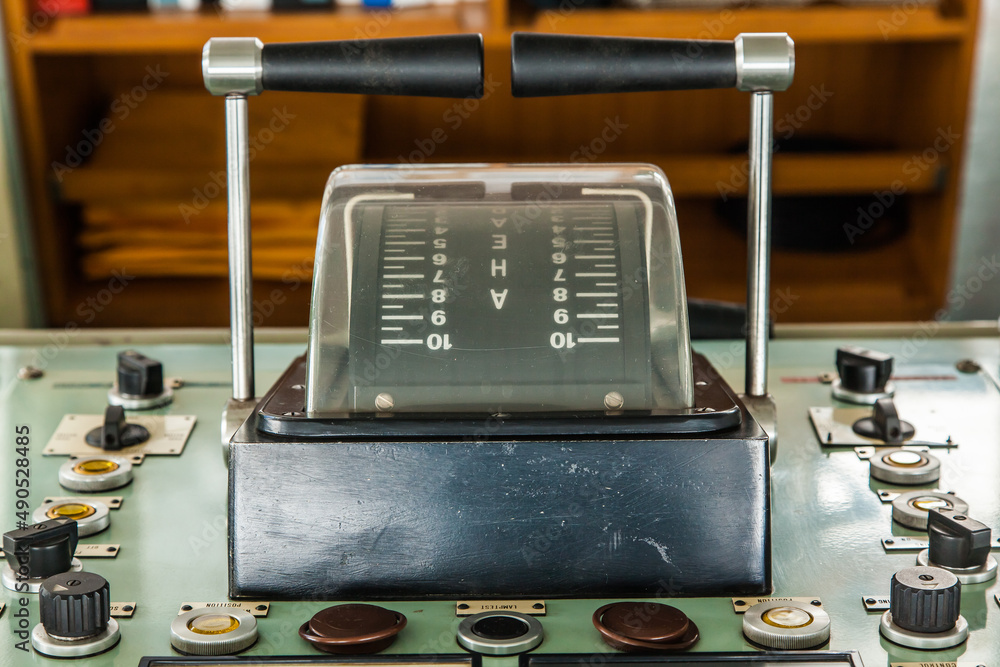 Speed control device on board the ship. Ship speed control telegraph ...