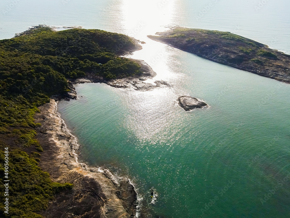 Imagens aéreas do morro da pescaria e passeio de canoa havaiana no ...