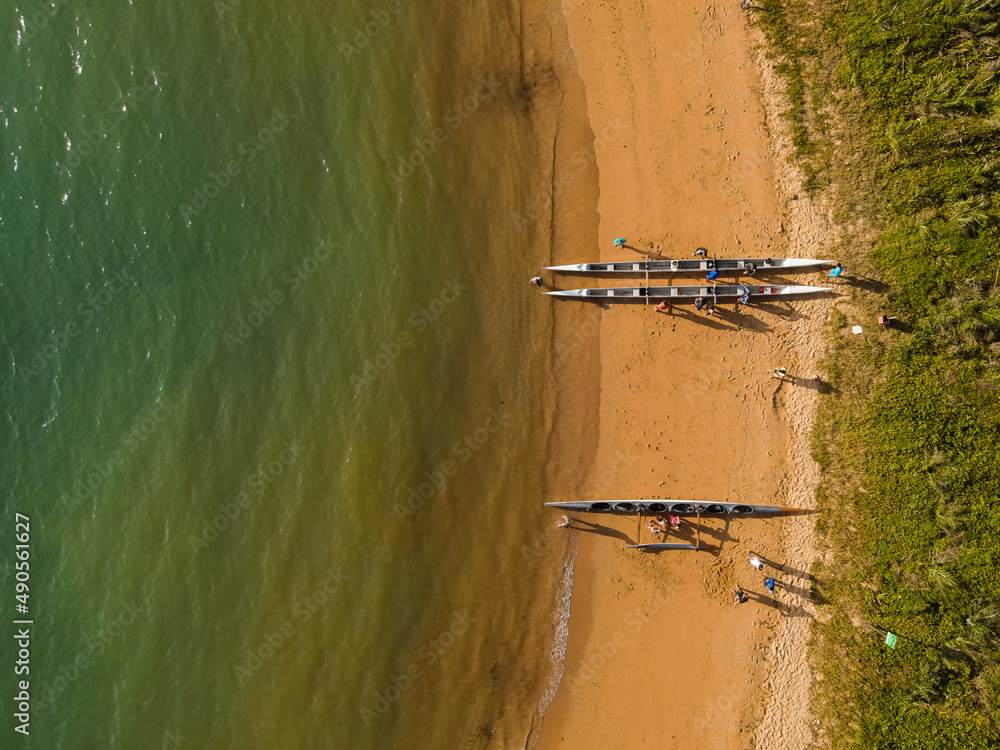 Foto de Imagens aéreas do morro da pescaria e passeio de canoa havaiana ...