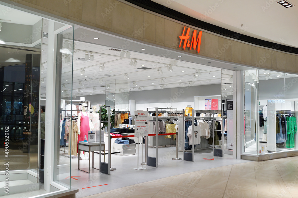 SELANGOR, MALAYSIA - 27 FEB 2022: HM clothing store in a shopping mall ...