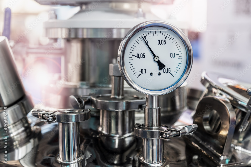 pressure manometer for measuring installed in water or gas systems and ...