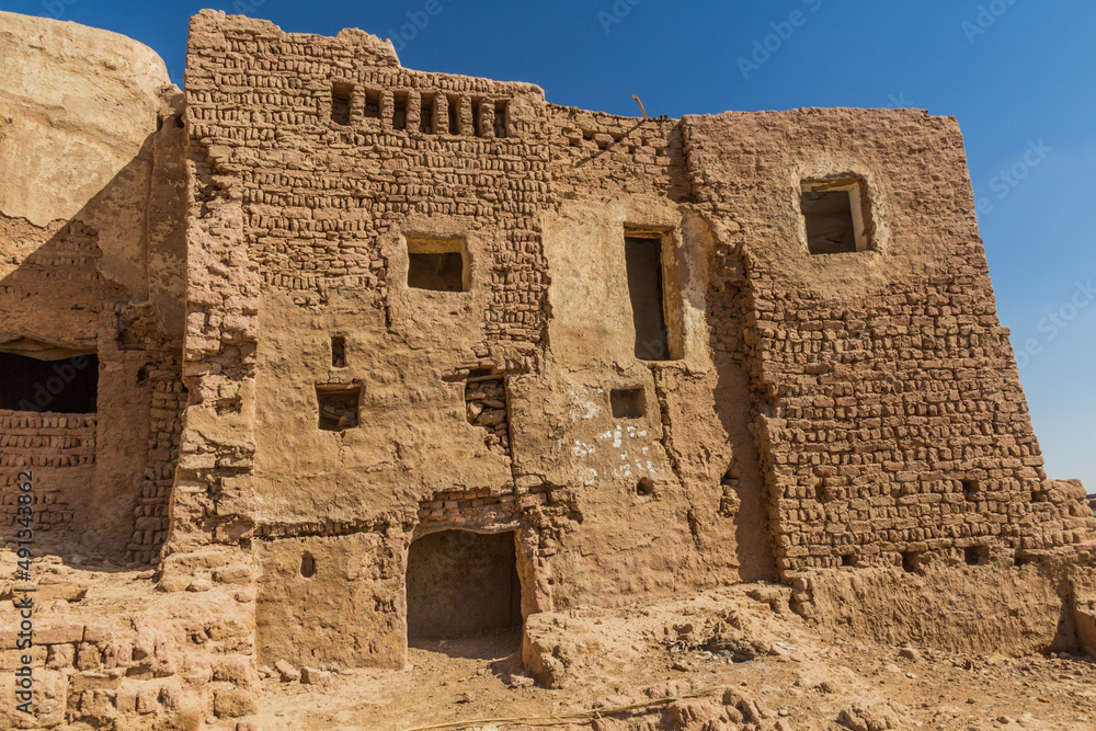 Old mud brick houses in Mut town in Dakhla oasis, Egypt Stock Photo | Adobe Stock