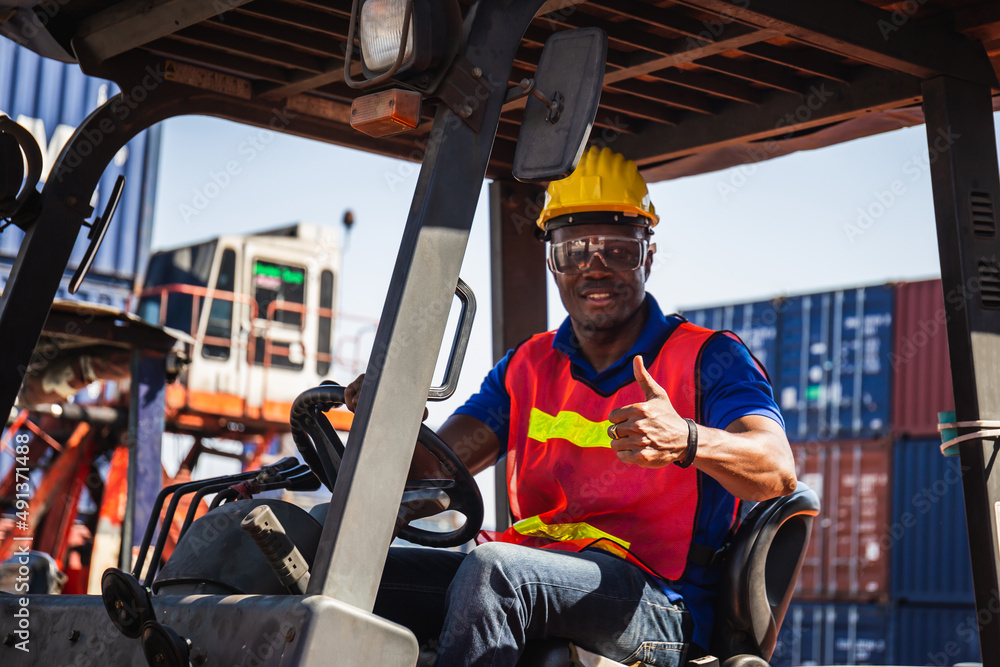Forklift driver showing thumbs up, Worker man in hardhat and safety ...