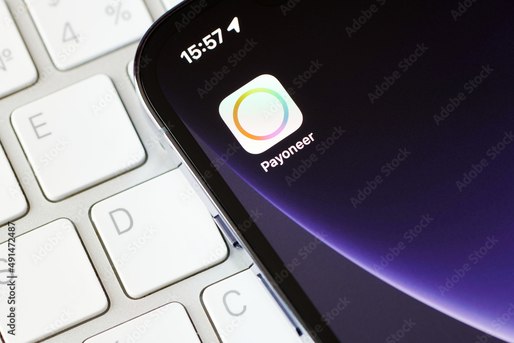 Moscow, 08-03-2022: Payoneer app icon. Payoneer payment system on ...