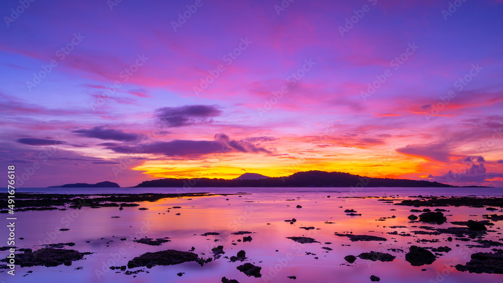 Beautiful nature Majestic sunrise or sunset sky landscape.Amazing light ...