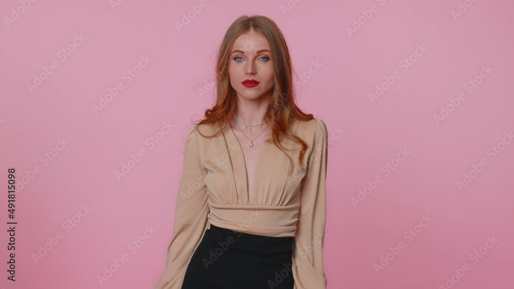 Vidéo Stock Upset frustrated annoyed businesswoman girl raising hands ...