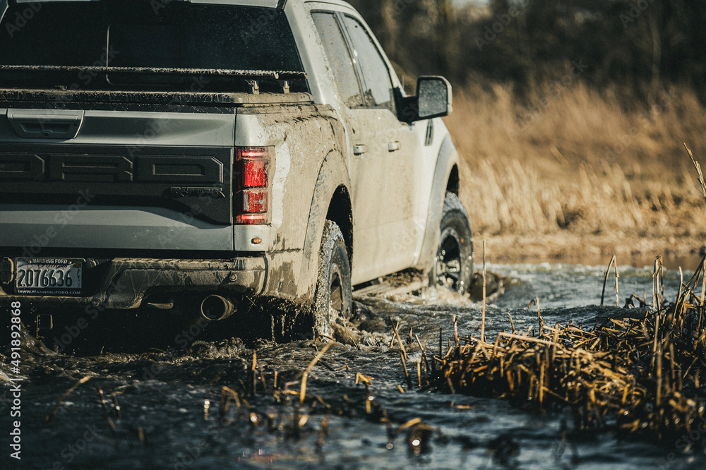 Foto de Los Angeles, USA - October 2021: american pickup truck Ford F ...