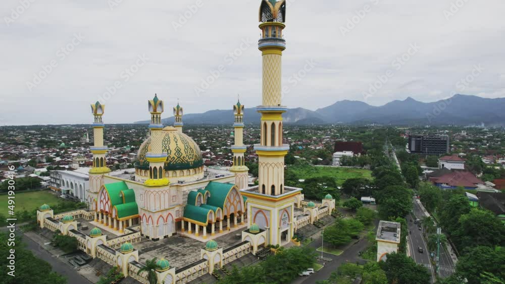 Islamic Center Lombok is a big Mosque in Mataram, Landmark Lombok ...