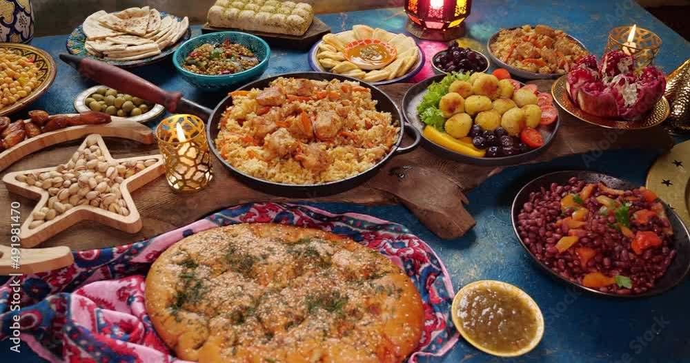 Traditional Dishes to Serve During Ramadan - Falafel, samosa, chickpeas ...
