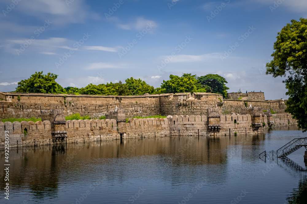 Obraz vellore Fort is a large 16th-century fort situated in heart of ...