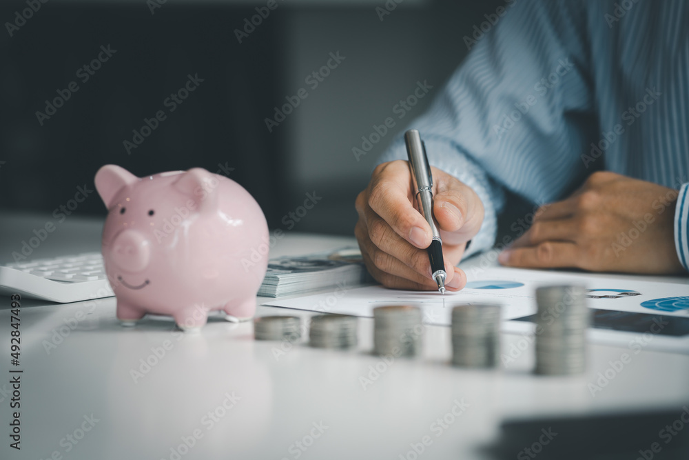 Stacks of coins arranged in a row from low to high, analogous to the ...