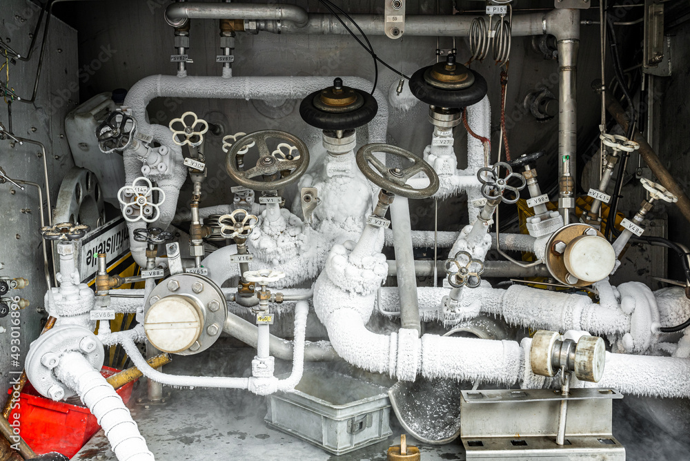 Liquid nitrogen refilling process, chemistry technology background ...