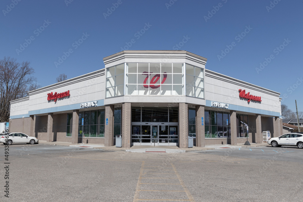 Foto Stock Walgreens pharmacy and goods location. Walgreens operates as ...