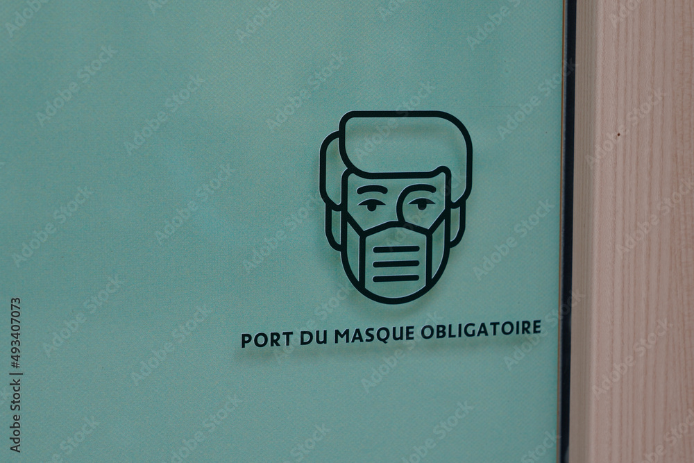 port du masque obligatoire text french sign on store entrance means ...
