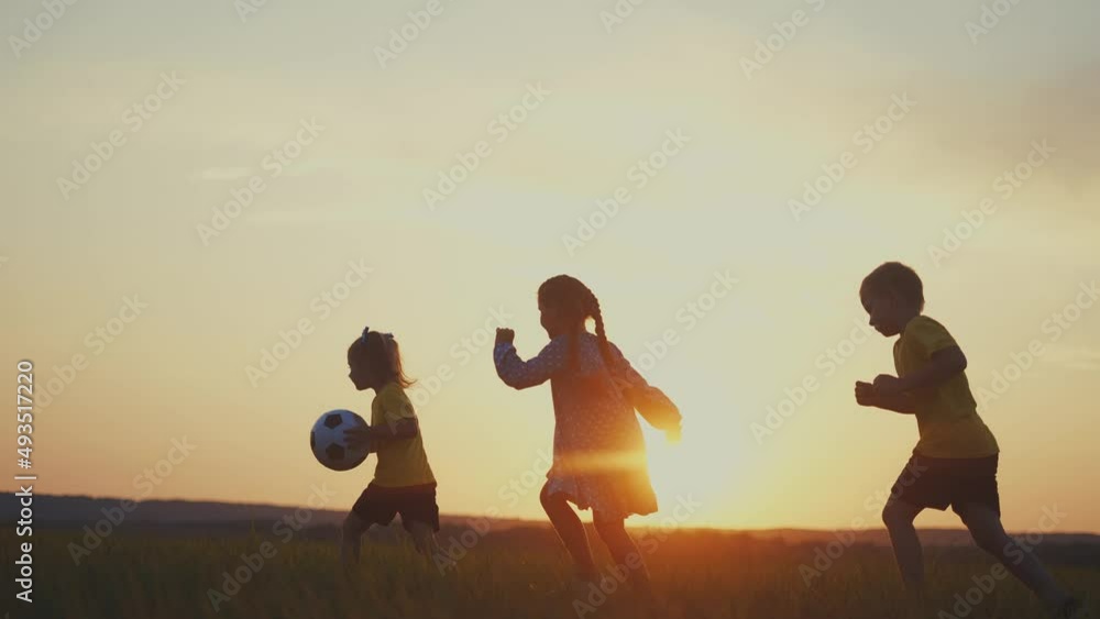 crowd of kids run. people in the park. happy family kid dream concept ...
