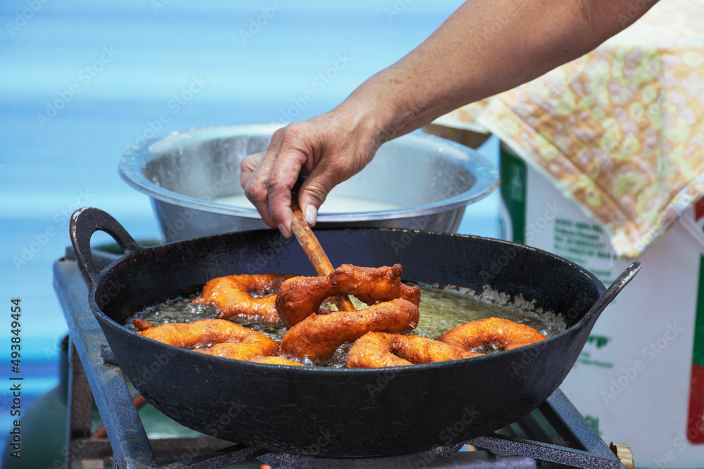 Elaboración de picarones en Perú. Stock Photo | Adobe Stock
