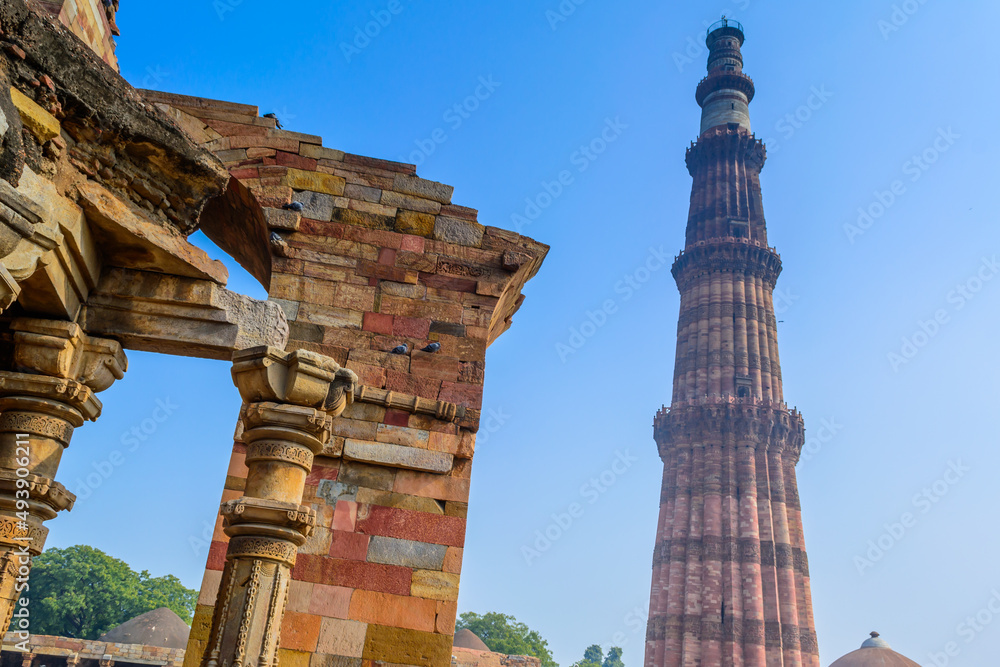 Qutub (Qutb) Minar, the tallest free-standing stone tower in the world ...
