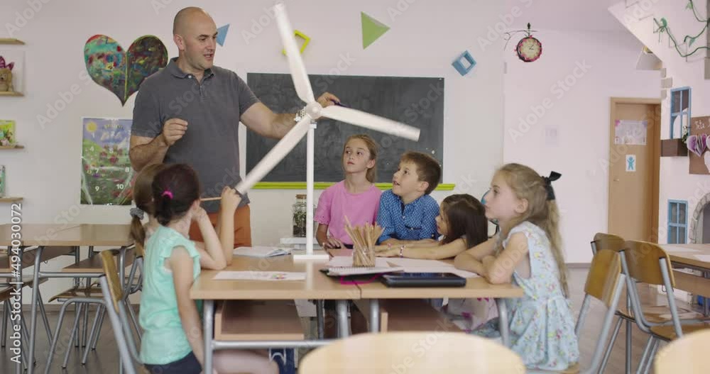 Vídeo do Stock: Elementary School Stem Robotics Classroom Diverse Group ...