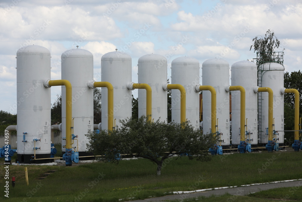 Gas transportation system. Booster pumping station for gas. Gas filling ...