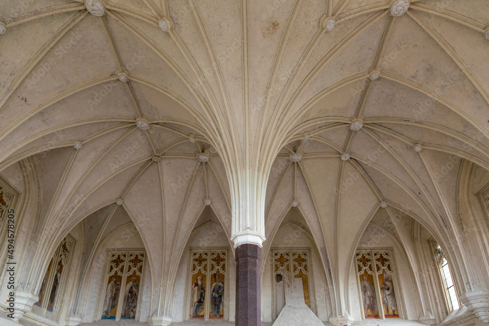 Gothic arched vault and columns in a medieval church Stock Photo ...