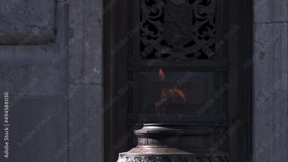 Eternal Flame at the Tomb of the Unknown Soldier, which commemorates ...