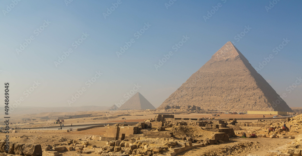 The great Pyramid complex of Giza (the Pyramid of Khufu or the Pyramid ...