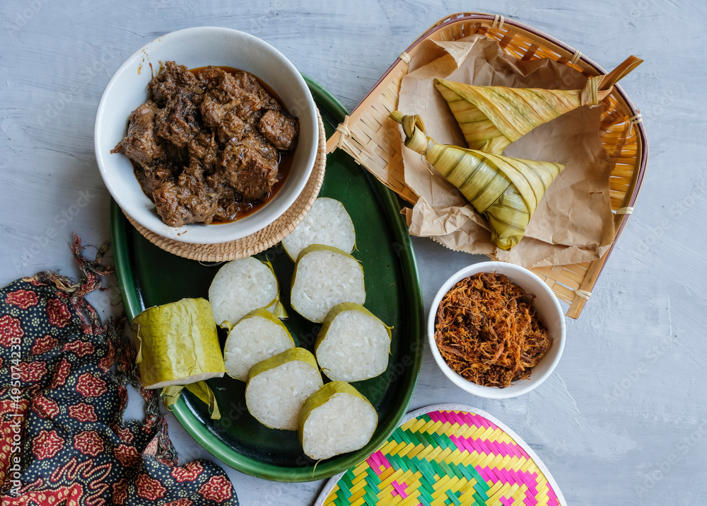 Traditional Muslim food popular among Malaysians. Lemang, Ketupat Palas ...