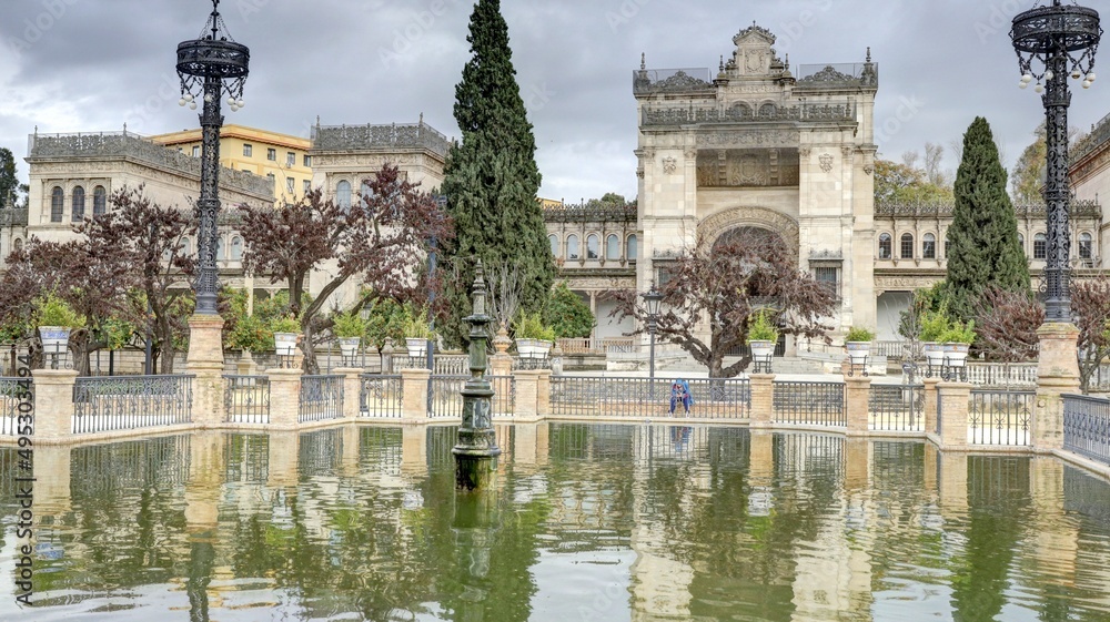 Parc de María Luisa et place d'Espagne à Séville en Andalousie, Espagne ...