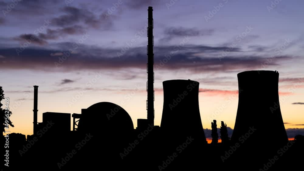 Vídeo do Stock: Skyline of Nuclear Power Station: Time Lapse at ...