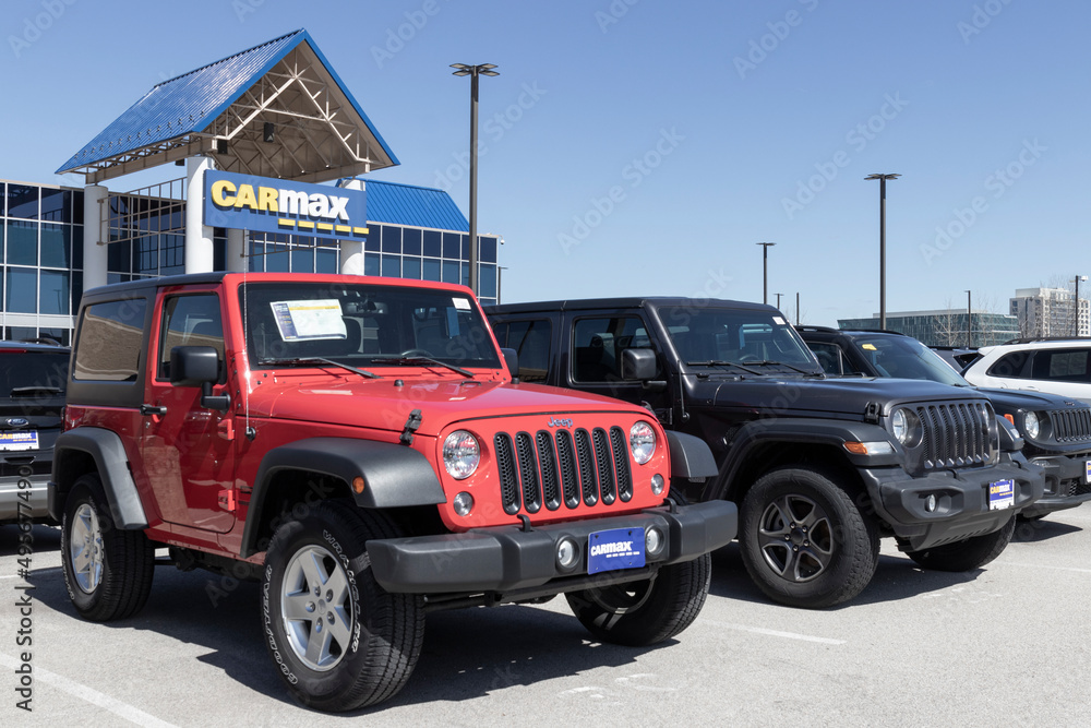 CarMax Auto Dealership Jeep display. CarMax is the largest used and pre ...
