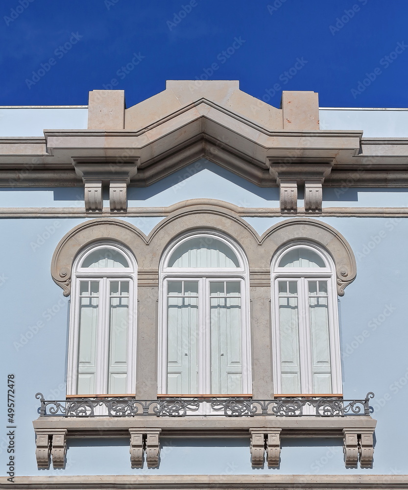 Poster Tripartite window-second floor-blue front of Revivalist style ...