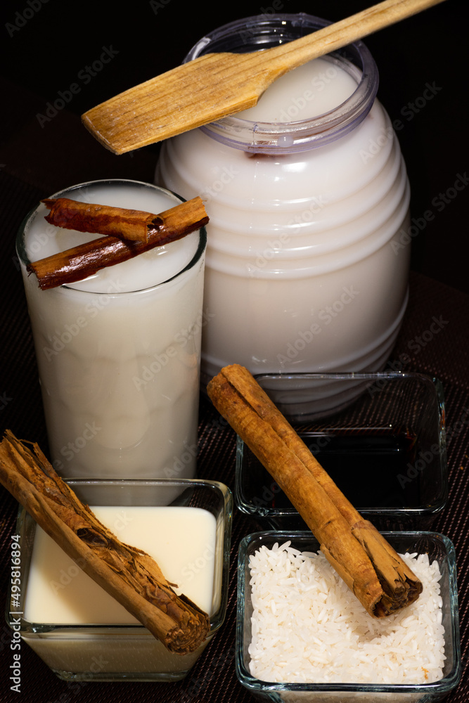 Typical and traditional Mexican drink known as Agua de horchata, with ...