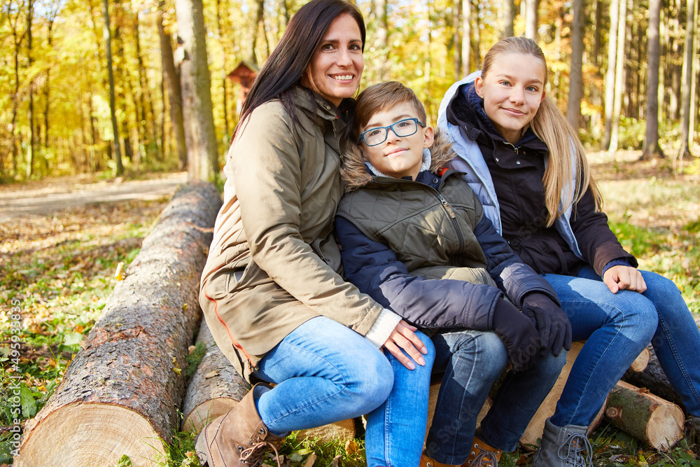 Teacher and children in the forest at forest pedagogy lessons Stock ...