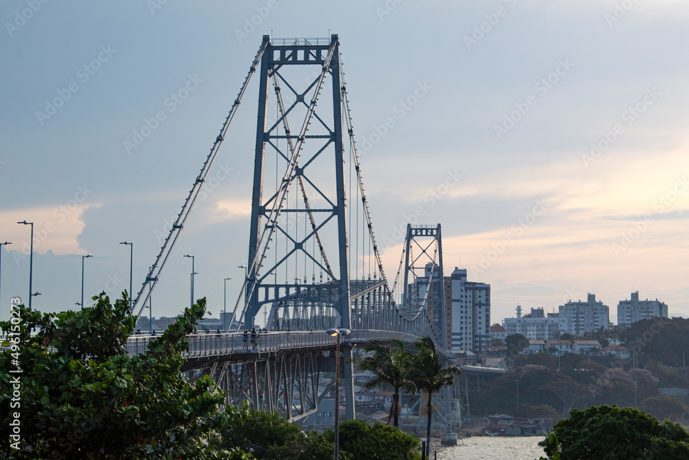 Foto de Ponte Hercílio Luz, Florianópolis, Brazil do Stock | Adobe Stock