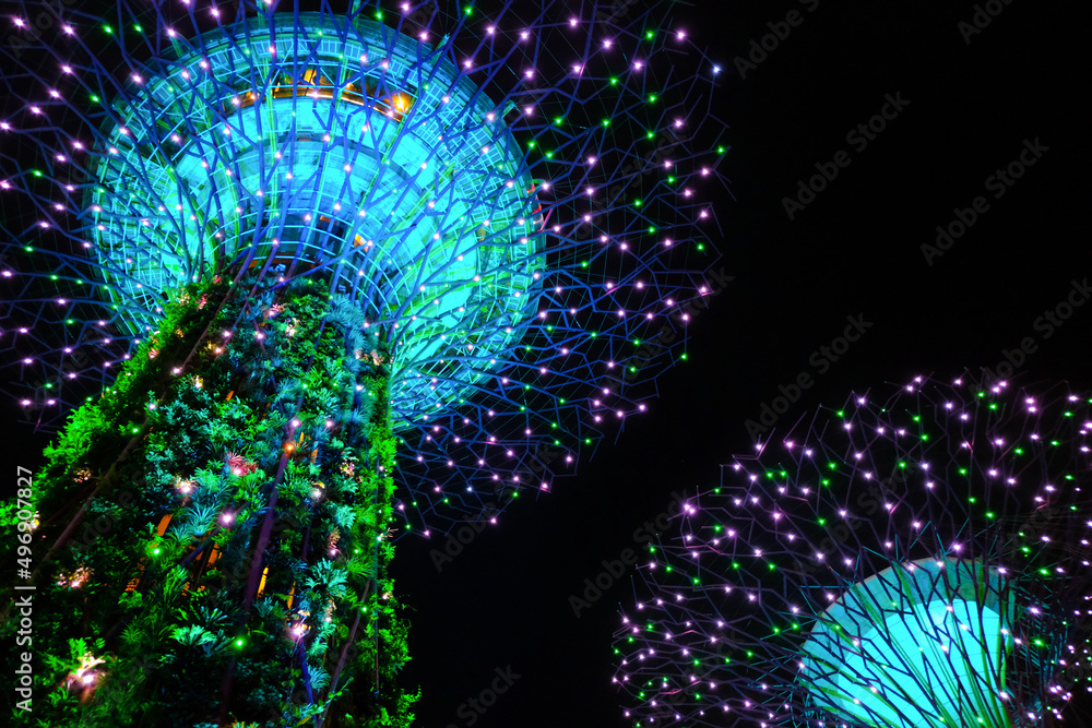 Supertrees at Gardens by the Bay and Marina Bay Sands , Super Tress ...