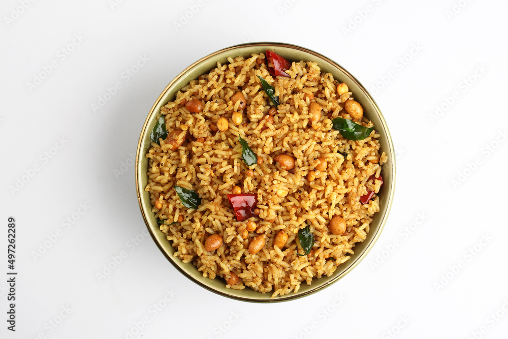 Temple Puliyodharai / Puliyogare / Tamarind Rice - Tangy and spicy ...